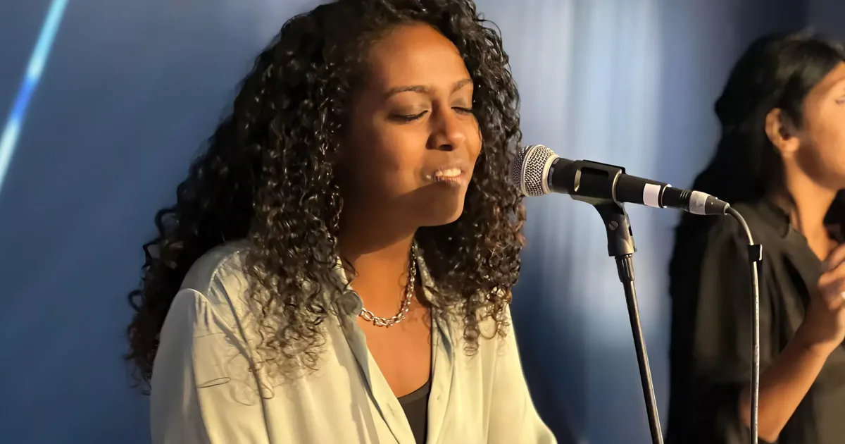 Maoz Israel | The Girl who Wrote Songs